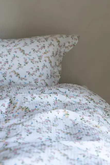 Borås Cotton Felicia Blomst 140x200/50x70 Multi - Norvigroup AS